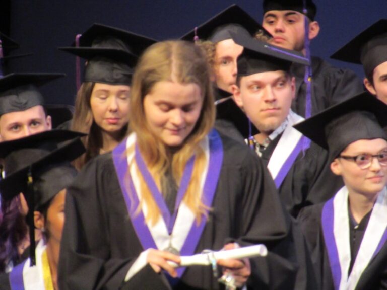 Frederick Banting Secondary Alternate Program celebrates 2023 graduates ...