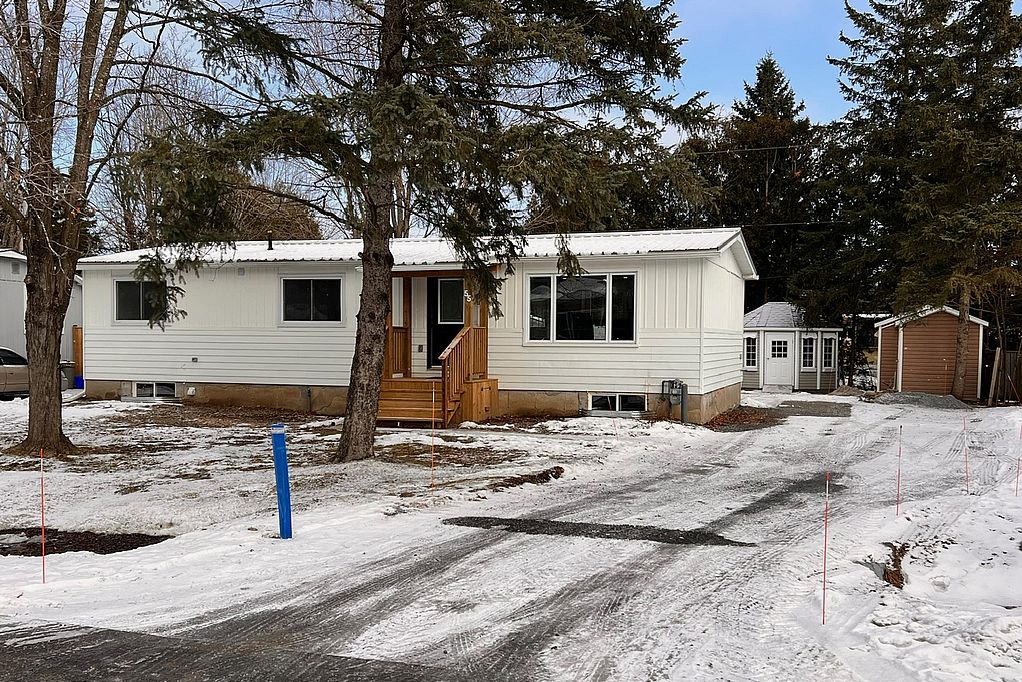 (Updated - reduced rent - new photos) Sponsored: Bright and spacious 3 ...